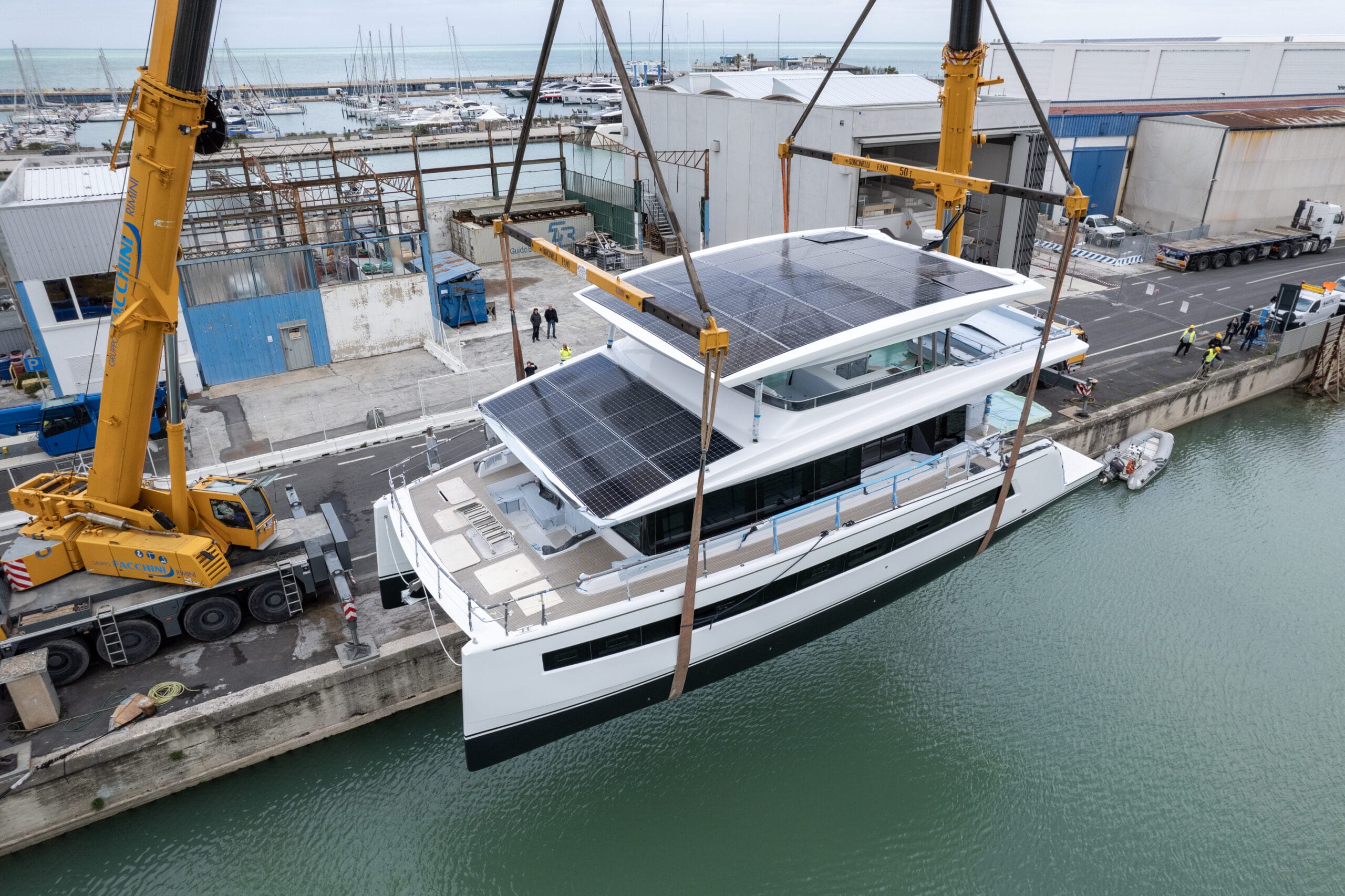 SILENT-YACHTS LAUNCHES FIRST EVER SOLAR ELECTRIC SILENT 62 3-DECK - The ...